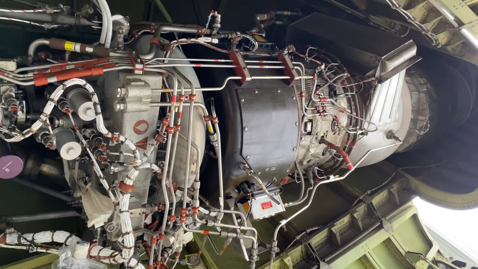 What is an Aircraft APU and What’s it Used For? A Hidden But Essential Component - Rpas Regulations