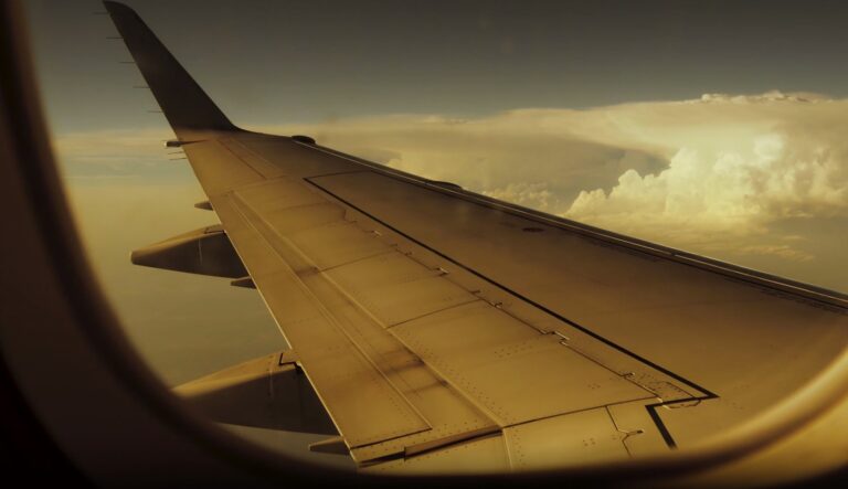 What are Airplane Wingtip Vortices? A Flight Engineer's Guide - Rpas ...